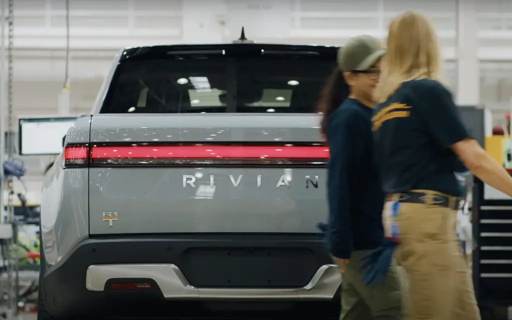 Visite de l'usine Rivian : voici comment Rivian construit les R1S, R1T ...