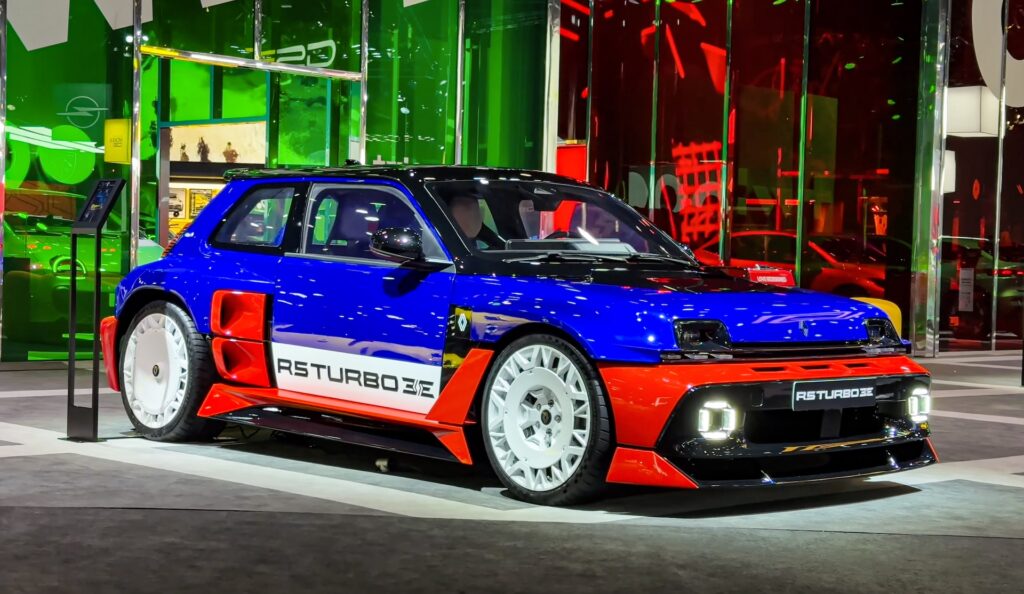 Renault 5 Turbo 3E verkauft sich in den Niederlanden wie warme Semmeln ...
